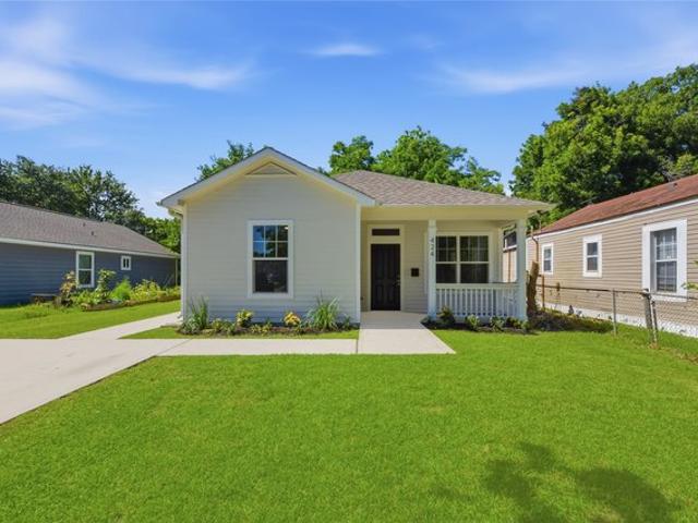 424 5th Ave N, Texas City, TX 77590