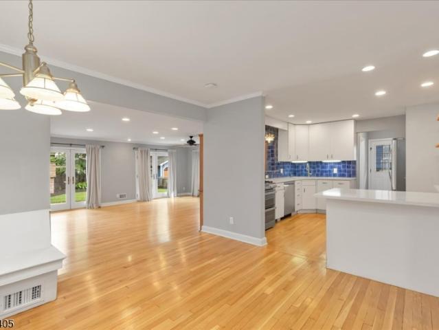 424 Colonial Ave