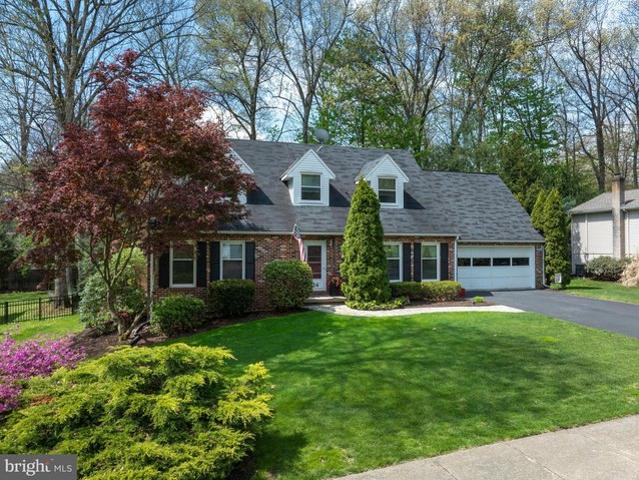 424 Canterbury Dr, State College, PA 16803