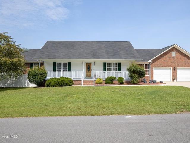 424 Cedar Lake Ln, Clinton, NC 28328