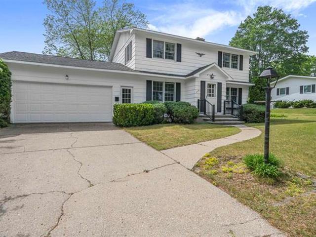 424 Crestview Place