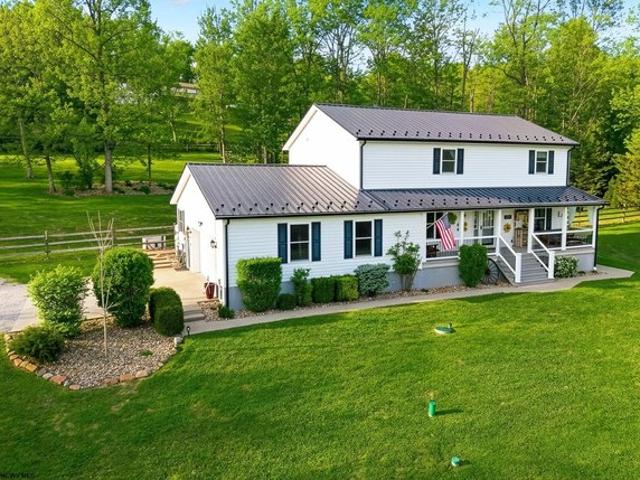 424 Arbogast Ln, Morgantown, WV 26508