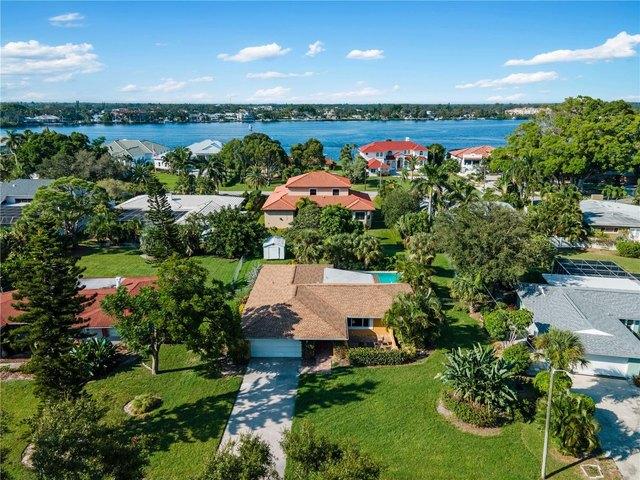 424 Baycrest Dr, Venice, FL 34285