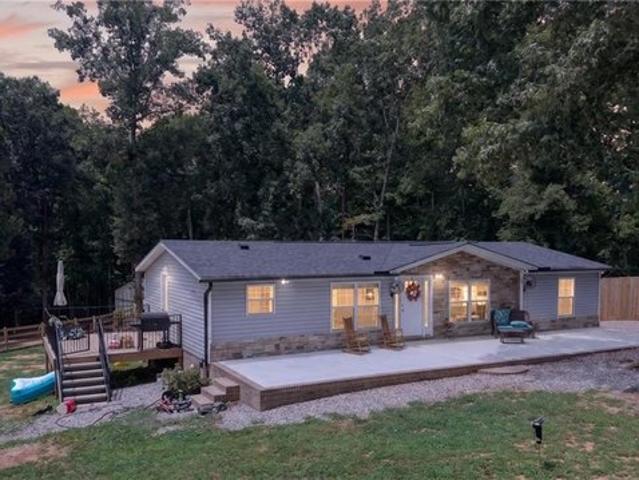 424 Back Creek Church Rd, Asheboro, NC 27205