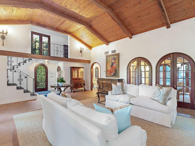 424 Brazilian Ave, Palm Beach, FL 33480 | MLS #R11040