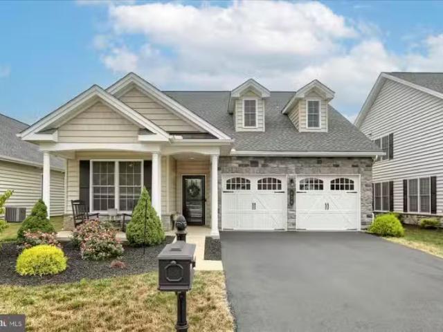 424 GENERAL DR, MECHANICSBURG, PA 17050 Single Family Residenc.
