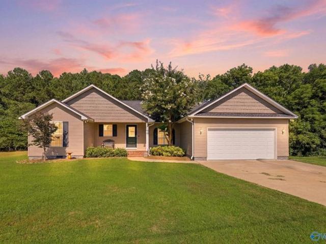 424 Granite Cir, Albertville, AL 35950
