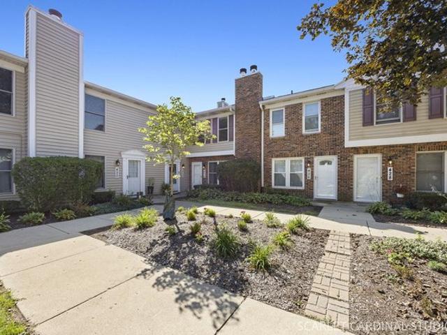 424 Kensington Ct, Naperville, IL 60563