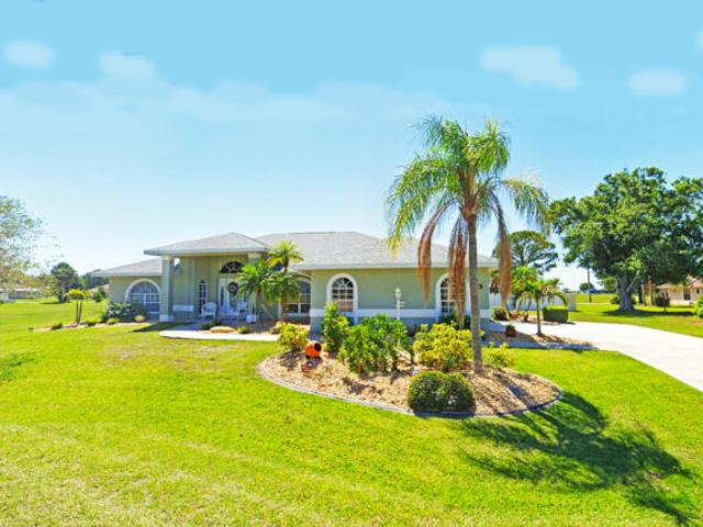 424 Holly Dr, Sebring, FL 33876 | MLS #R11061 | Compass