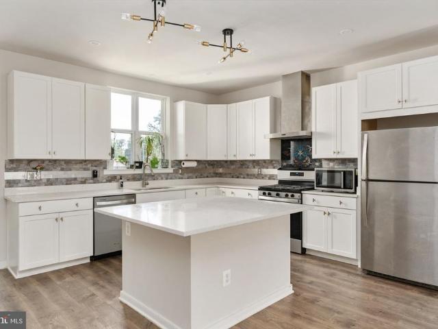 424 Honeyberry Lane