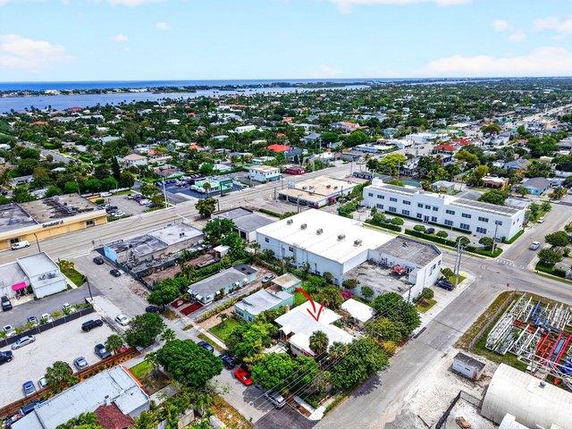 424 Oxford St, West Palm Beach, FL 33405