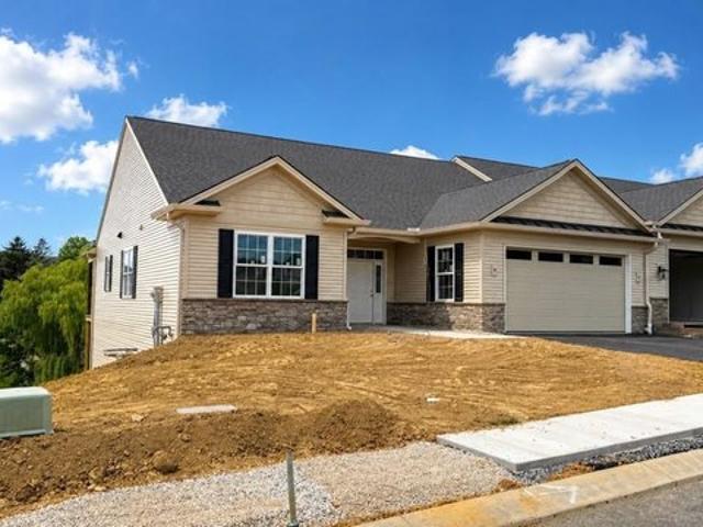 424 Ledge Rock Dr Unit 18, York, PA 17402