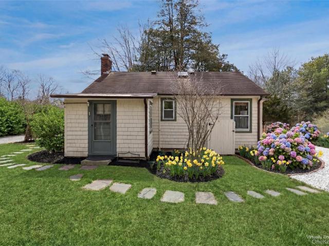 424 Main St, Westhampton Beach, NY 11978 | MLS #981419 | Compass