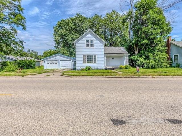 424 Main St, Moweaqua, IL 62550