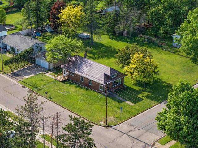 424 Maple St, Nekoosa, WI 54457