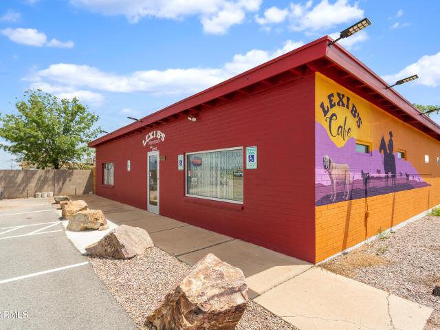 424 N Huachuca Boulevard
