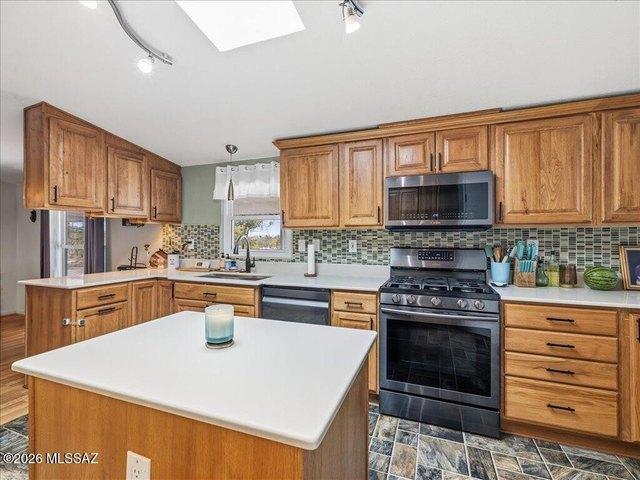 424 N Salero View Rd, Vail, AZ 85641