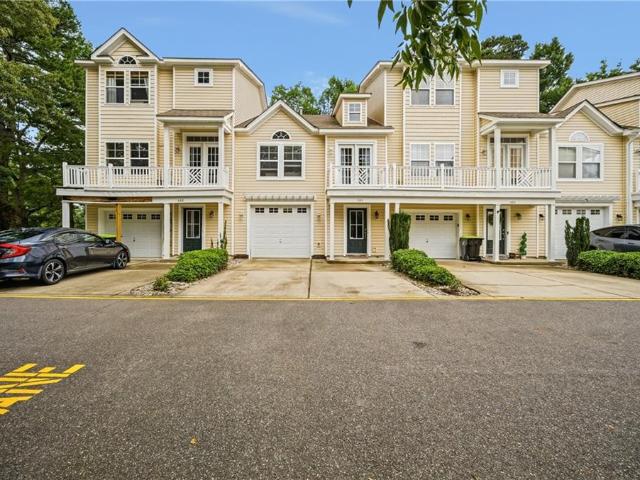 424 New London PL