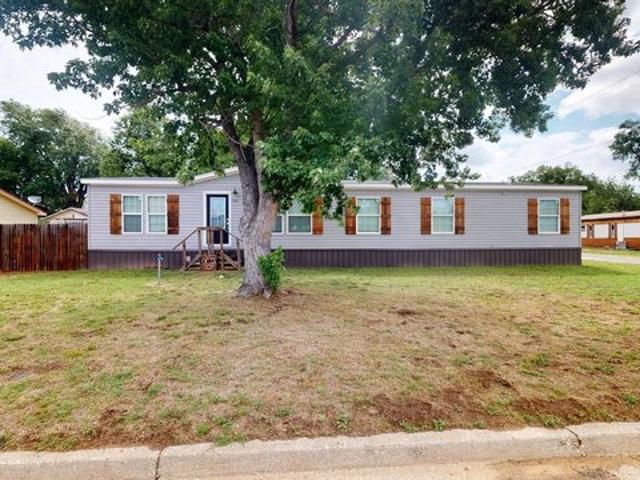 424 S Hill St, Mooreland, OK 73852