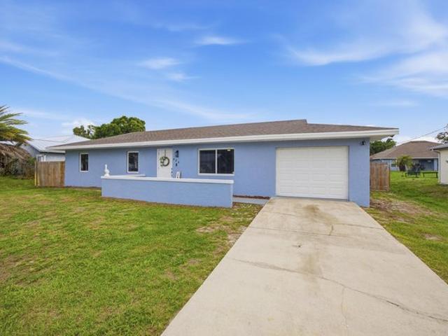 424 SE Fallon Dr, Port Saint Lucie, FL 34983