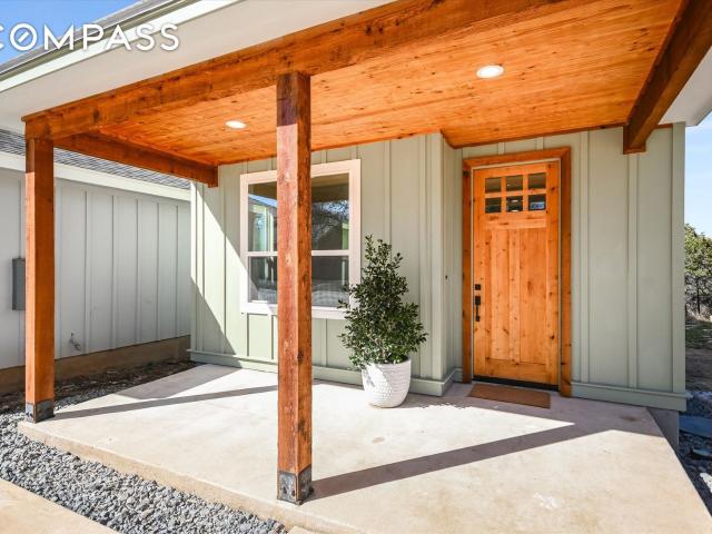 424 Shady Bluff Dr, Wimberley, TX