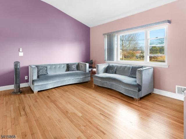 424 Rivercrest Dr