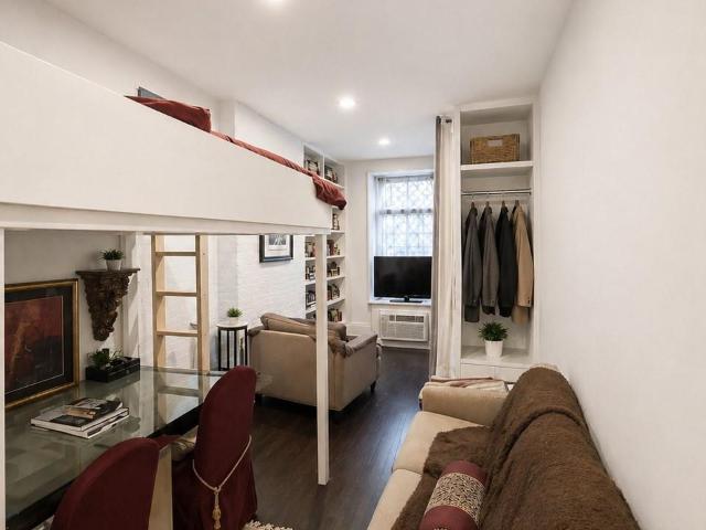 424 W 46th Street 1D