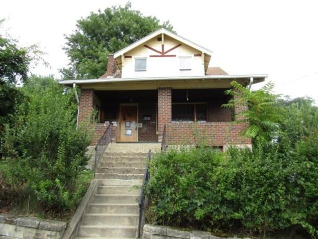 424 W 9th Ave, Tarentum, PA 15084