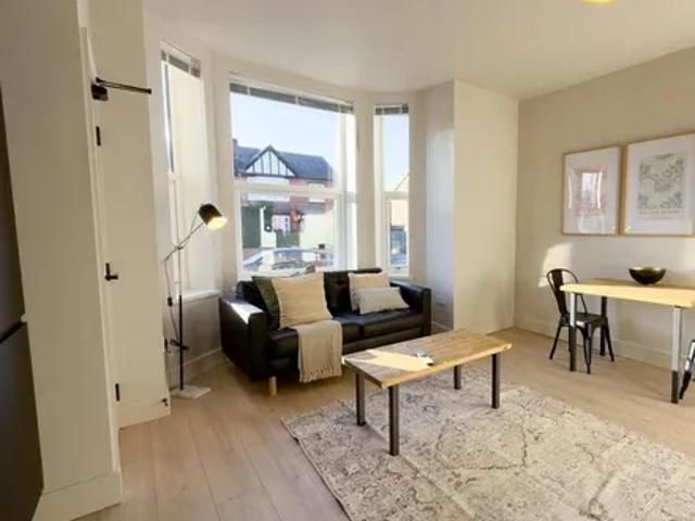 424 Wellington Road North, Stockport, SK4 5AQ, United Kingdom | 1 bed house for rent #168153184 | Rentberry