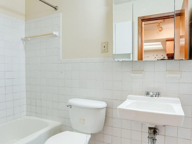 424 West 24th Street 1 Bedroom Apartment for Rent at 424 W 24th St, Minneapolis, MN 55405 Whittier