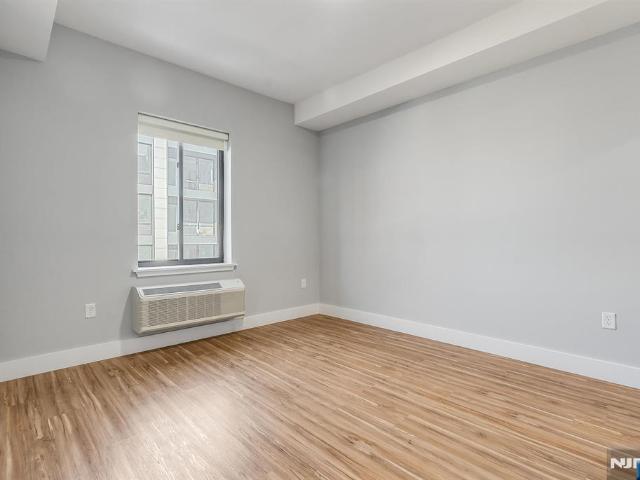 424 Whiton Street # 502