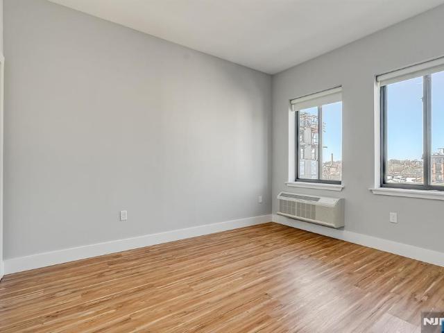 424 Whiton Street # 304