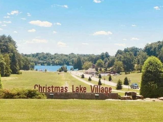 424 Tinsel Cir, Santa Claus, IN 47579
