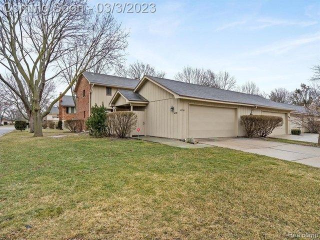 42545 Eldon Ave, Clinton Township, MI 48038