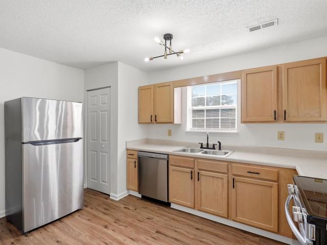 4254 Villas Dr. 807