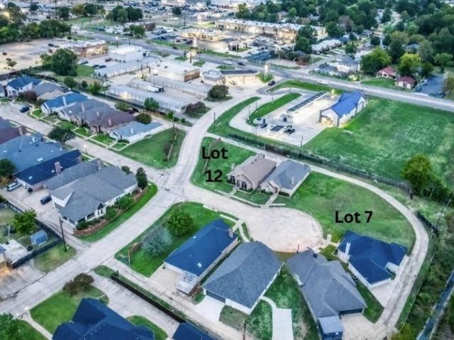 4255 Primrose Ln, Paris, TX 75462