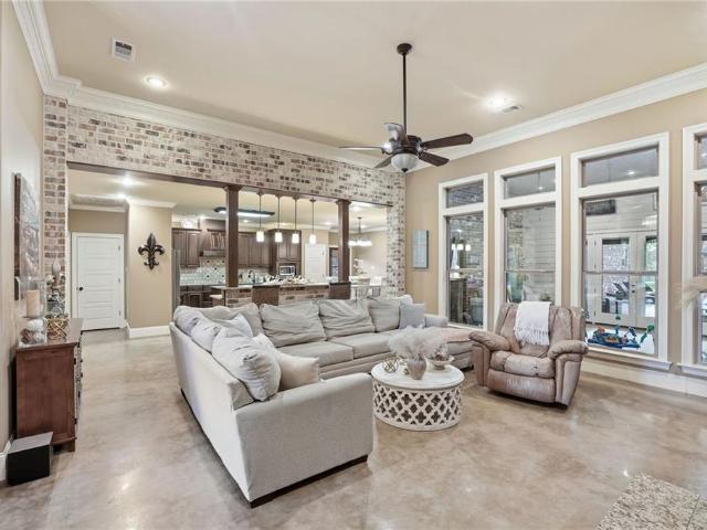 42569 Clover Leaf Drive