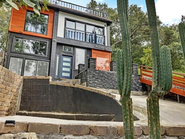 4256 Rosario Rd, Woodland Hills, CA 91364