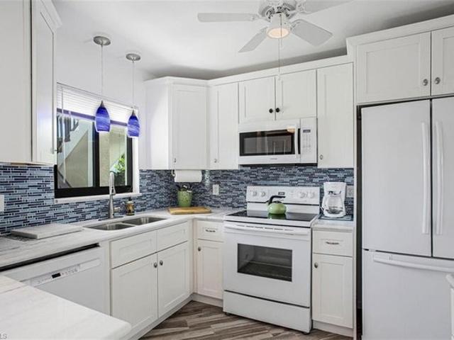 4257 27th Ct SW Apt 102, Naples, FL 34116