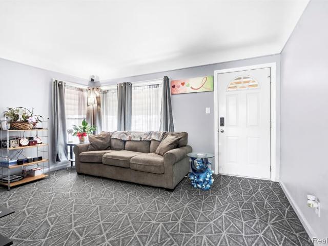 4257 5th Street