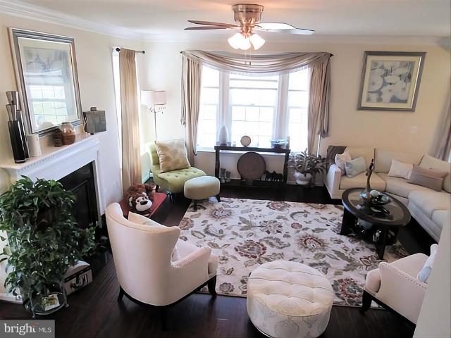 42581 Sunset Square