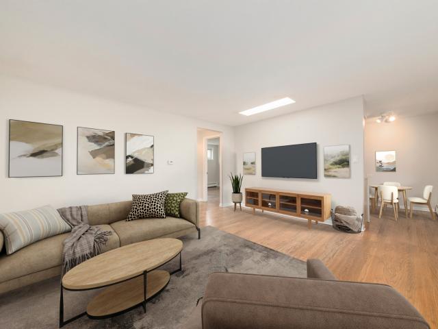4258 N Greenview Ave, Unit 3E, Chicago, IL 60613 | MLS #12624 | Compass
