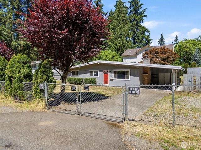 4258 S 158th St, Tukwila, WA 98188