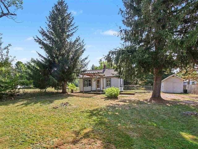 4258 Wood St, Boyne City, MI 49712
