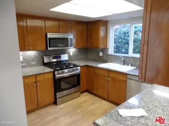 42597725 1238 22nd St #3