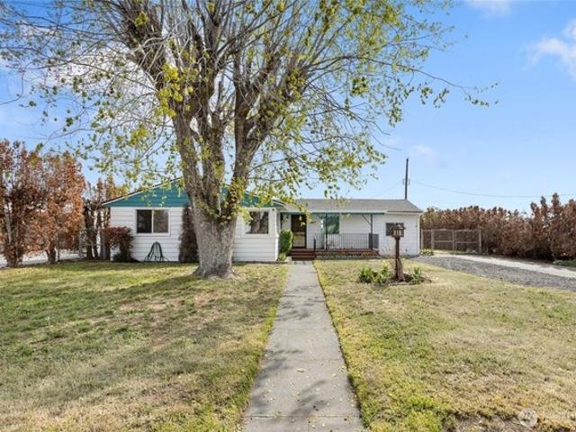 4259 Joann Dr NE, Moses Lake, WA 98837
