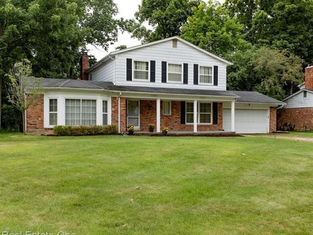 4259 Pinecroft Ct, West Bloomfield Township, MI 48322