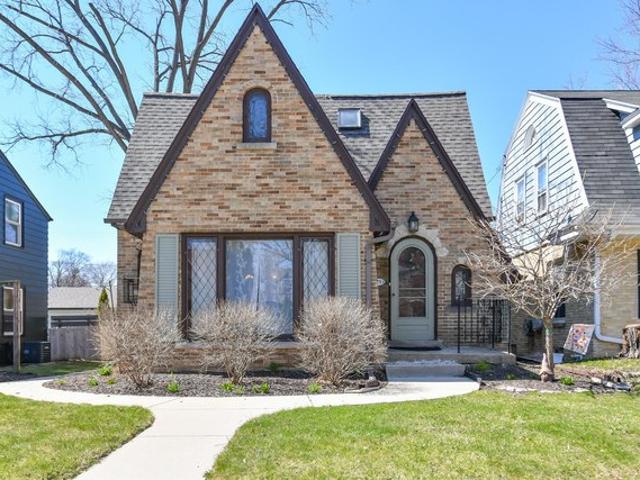 4253 S Austin St, Milwaukee, WI 53207