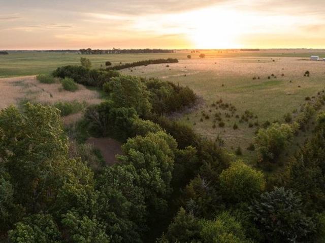 425th Ave, Tabor, SD 57063