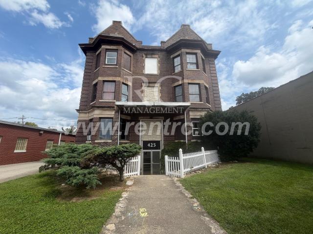425 3A Vermilion, 2 beds, 1 full bath